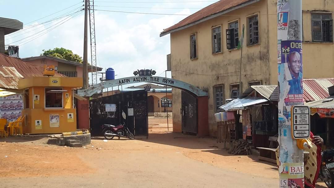 BREAKING: Oyebola Emerges New Aseyin Of Iseyin - InsideOyo.com